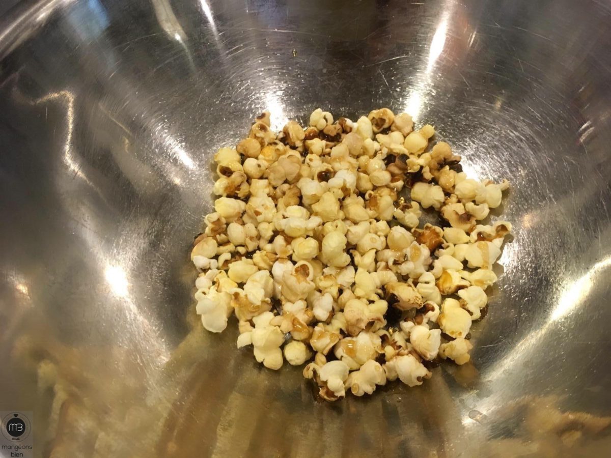Pavé de saumon au pop-corn & à la mousseline de betteraves