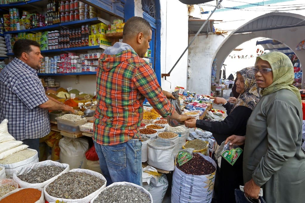 Libye: les habitants de Tripoli abordent le Ramadan les poches ...